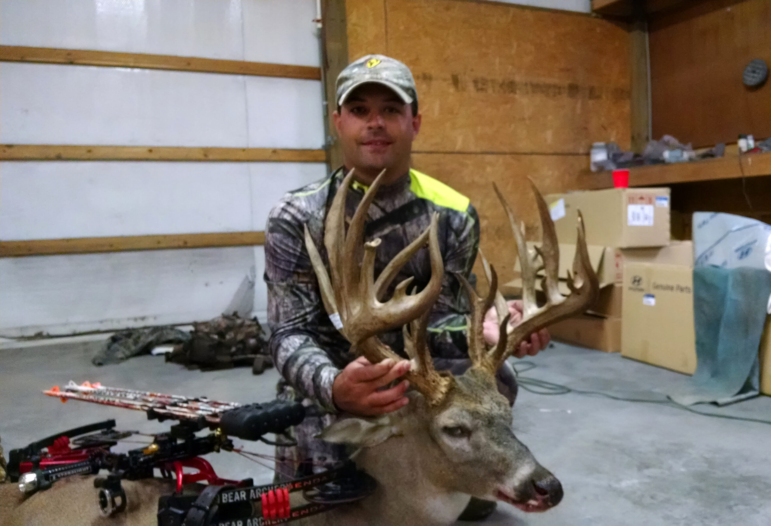 Kentucky Bowhunter Shoots Monster 200+ Non-typical Whitetail