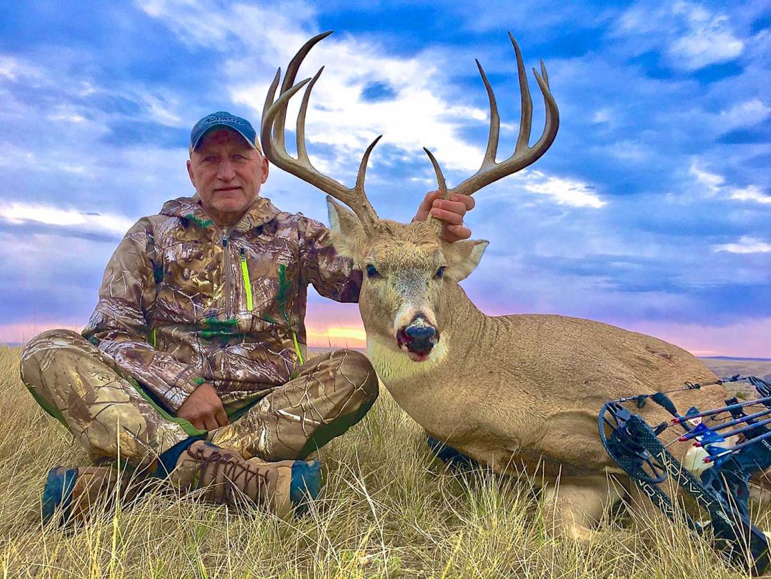 How to Hunt Buck Rub Lines, Tips from the Deer Hunter Who First ...