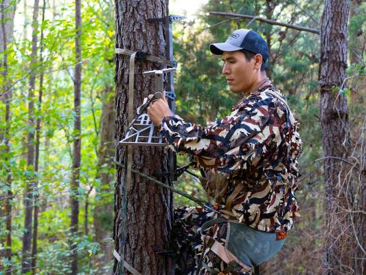The Pros and Cons of Mobile Hunting the Rut | Outdoor Life