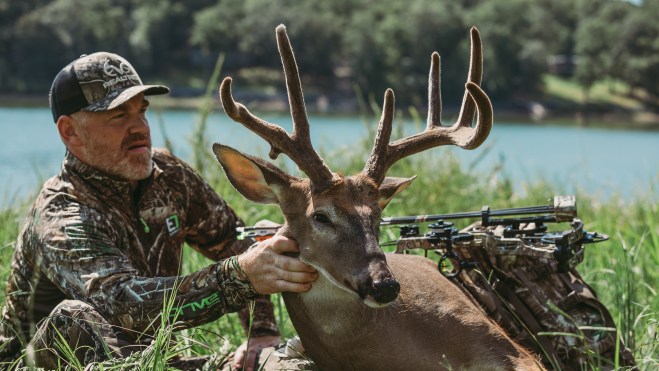 South Dakota Bowhunter Tags a Giant 218-Inch Nontypical Buck | Outdoor Life