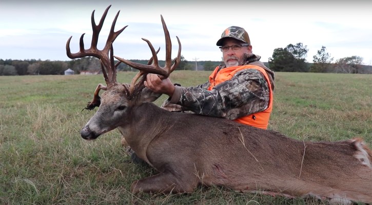 Georgia Hunter Shoots County Record 200-Inch Buck | Outdoor Life