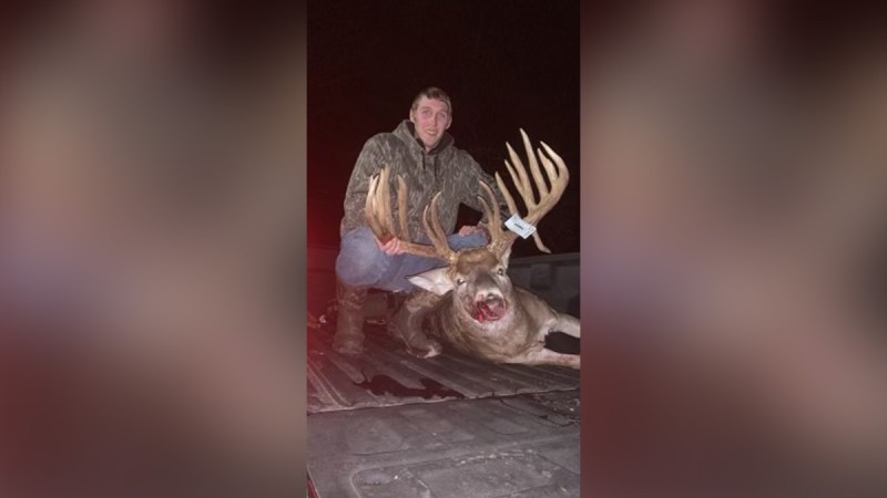 16-Point Buck Still in Velvet Could Be an Alabama Record | Outdoor Life