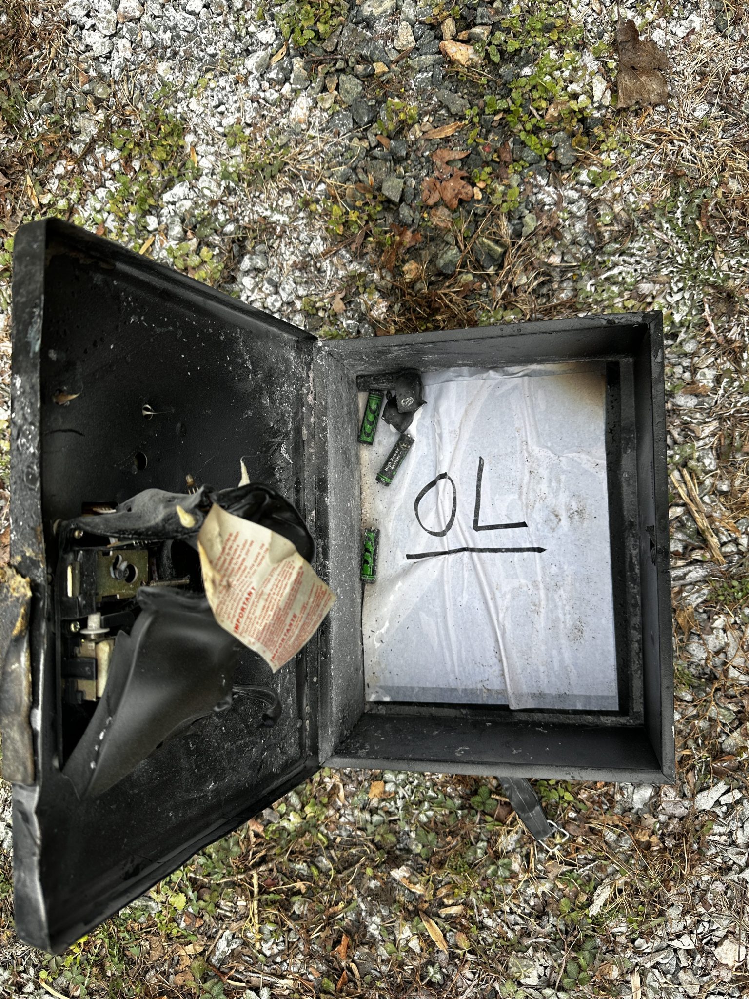 Buying a Gun Safe? Read This Advice from a Professional Safecracker ...