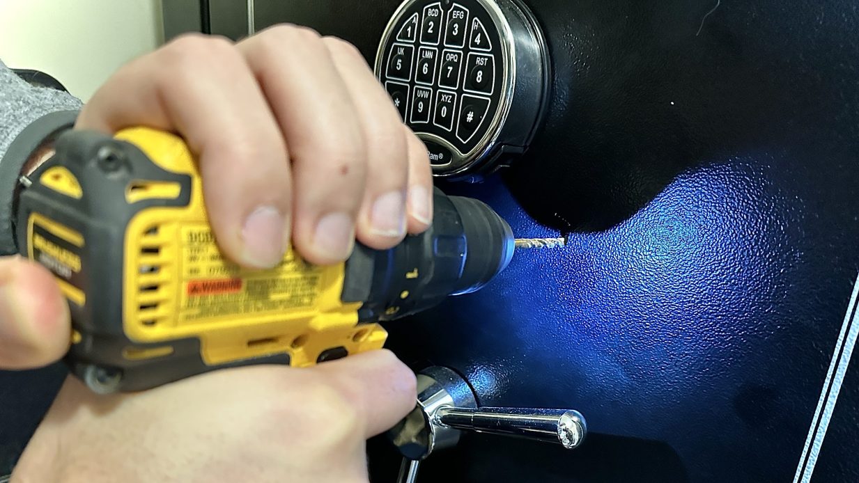 Buying a Gun Safe? Read This Advice from a Professional Safecracker ...