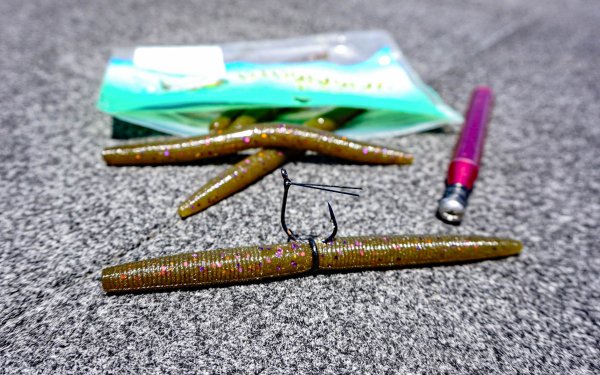 How to Fish a Wacky Rig: One of the Easiest Ways to Catch Big Bass ...