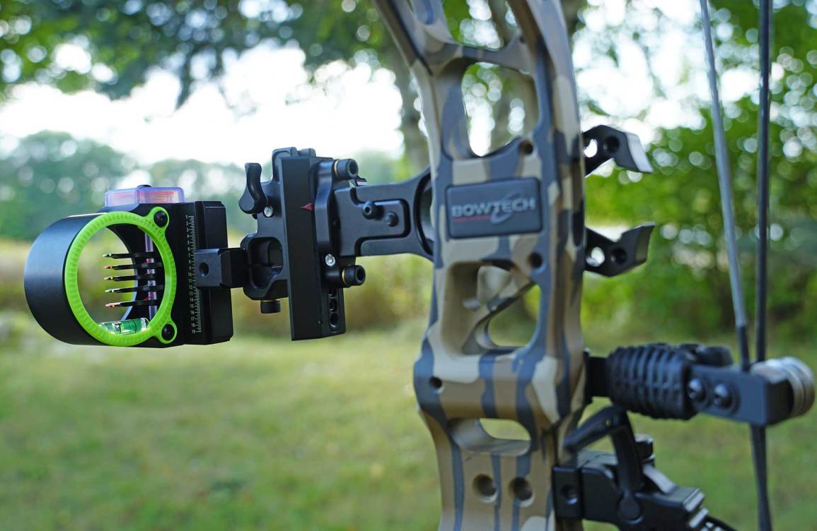 Single Pin vs Multi Pin Bow Sights for Deer Hunting | Outdoor Life