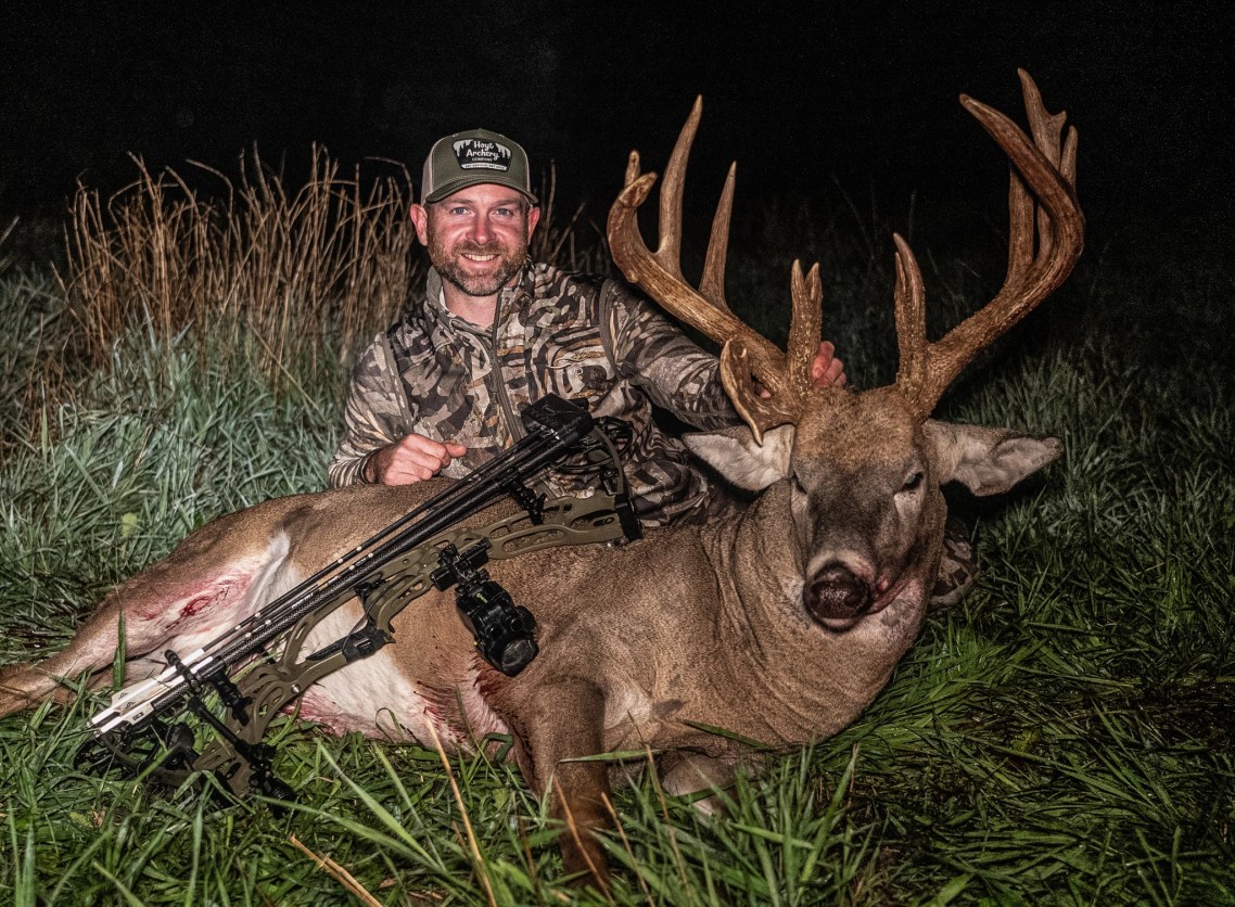 Iowa Bowhunter Jared Mills Captured One of the Best Self-Filmed ...