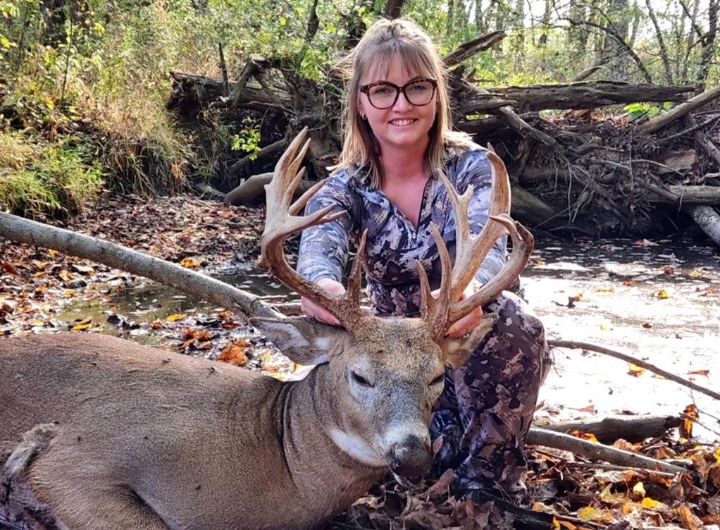 Bowhunter Recovers 16-Point Buck Using a Clue from Past Trail Cam Photo ...
