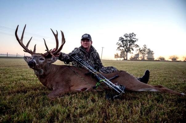'I Know He Was with Me.' Virginia Hunter Tags 20-Point Buck with His ...
