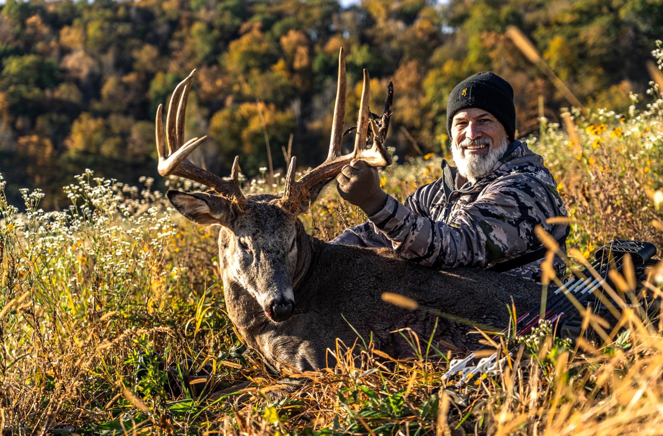 Minnesota Bowhunter Shoots a 12-Point, 175-Inch Buck | Outdoor Life