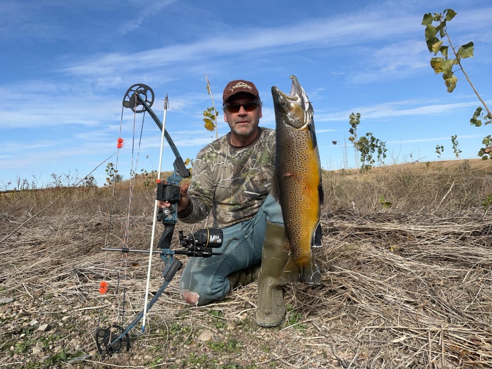 South Dakota Bowfisherman Shoots 6-Pound Brown Trout, Setting a New ...