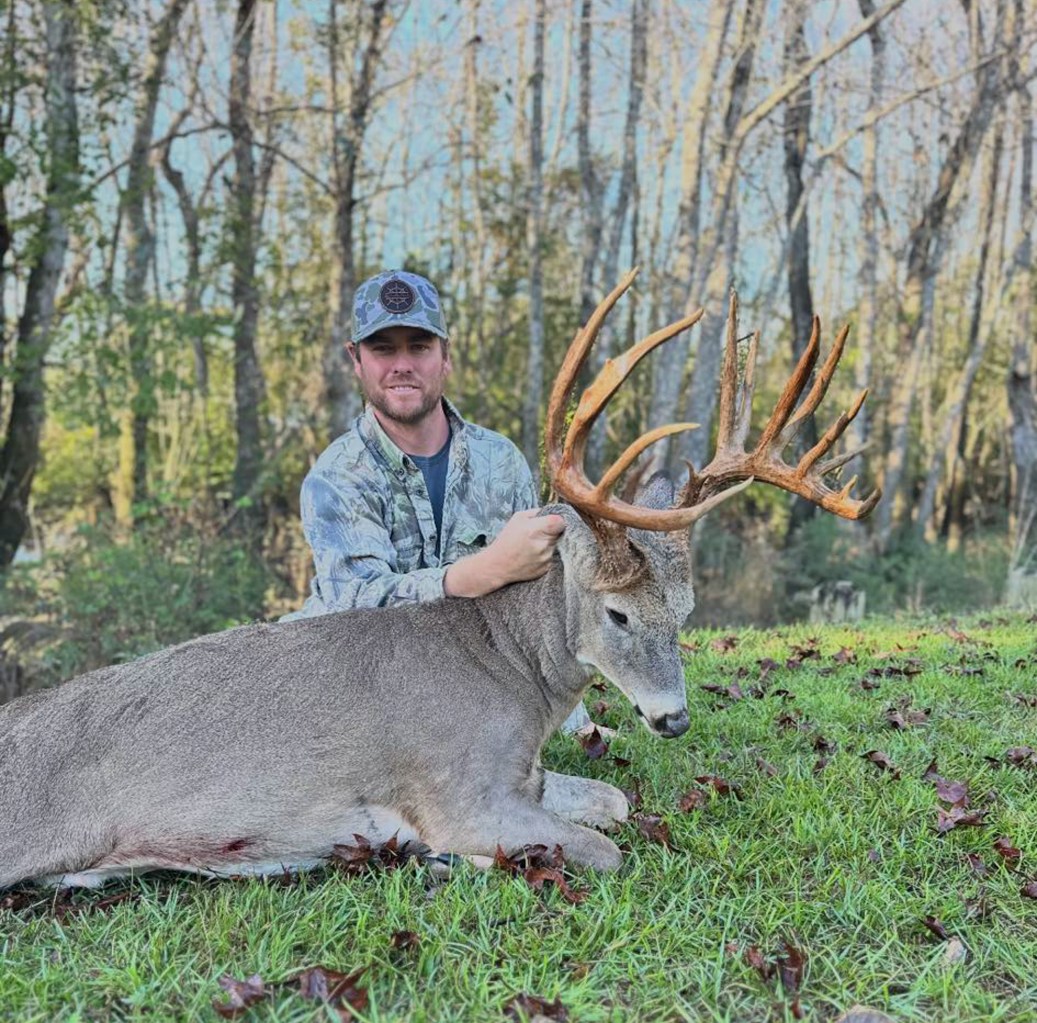 Florida Crossbow Hunter Tags 187-Inch Buck While Watching the Gators Game