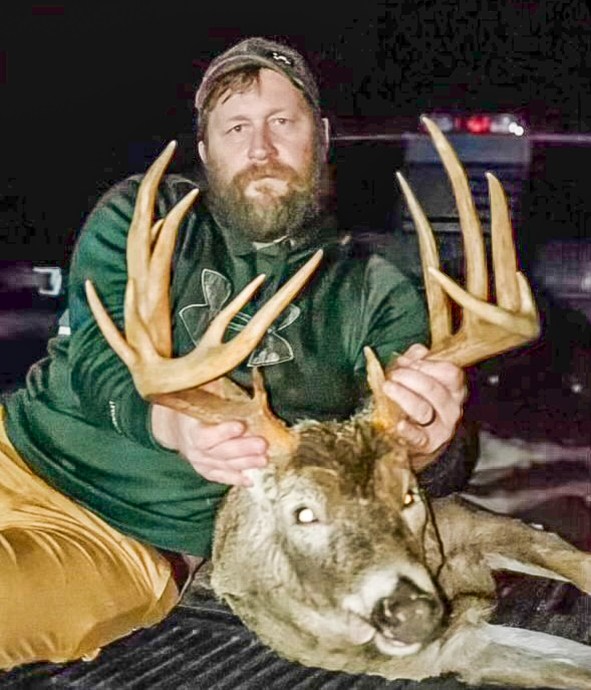 Watch: Wisconsin Bowhunter Arrows 14-Pointer on Public Ground He’s ...