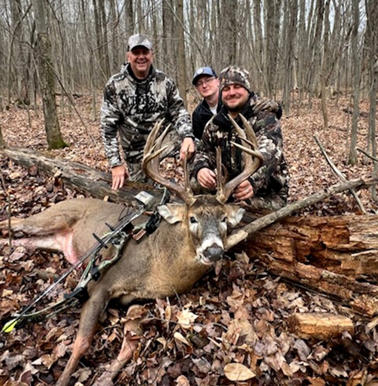 Wisconsin Bowhunter Bleats in 16-Pointer and Kills It with a 20-Year ...