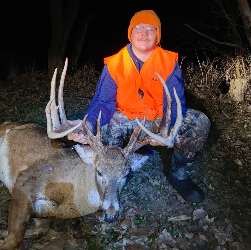 Illinois Hunter Shoots 184-Inch Buck While Sitting in a Lawn Chair