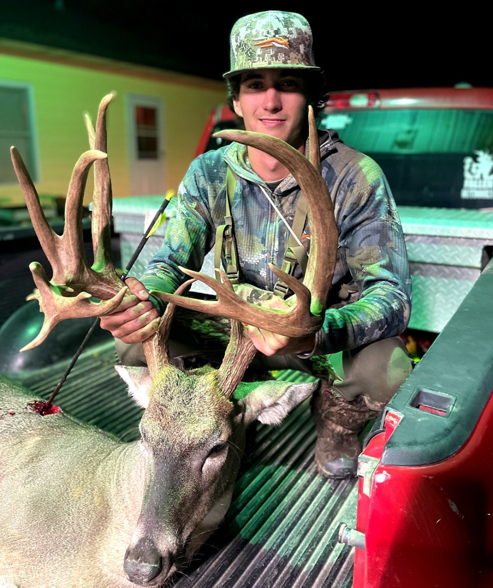 College Student's First Bow Buck Is a 17-Point Kansas Slammer | Outdoor ...