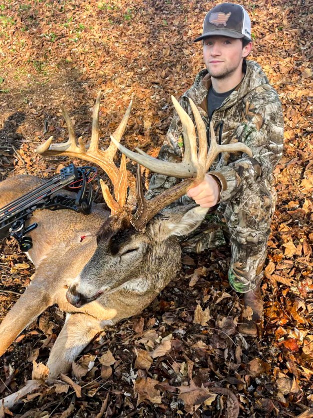 Bowhunter Tries a Closer Setup, Draws on a Huge Buck While Surrounded ...