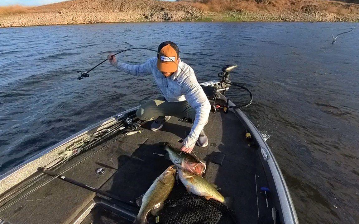 'What Do I Do Here?' Watch Angler Catch 19 Pounds of Bass on a Single ...