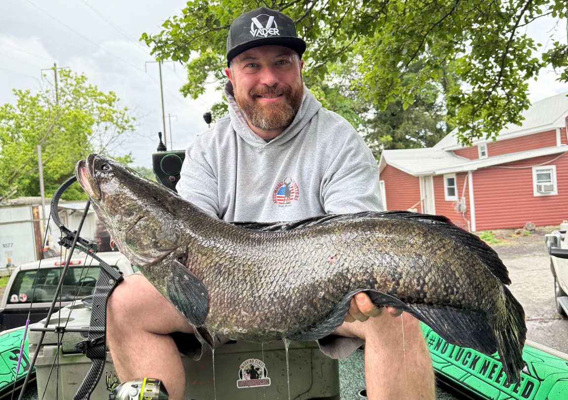 Maryland Man Arrows a World-Record Snakehead on a Charter Trip ...