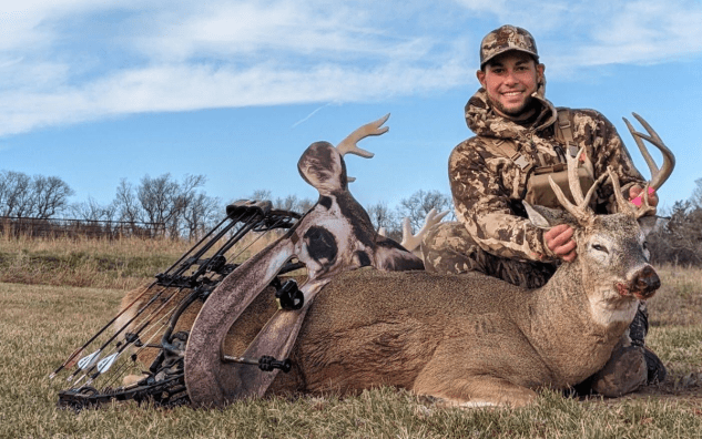 The Whitetail Tactic Most Hunters Abandoned — and Why It Still Works