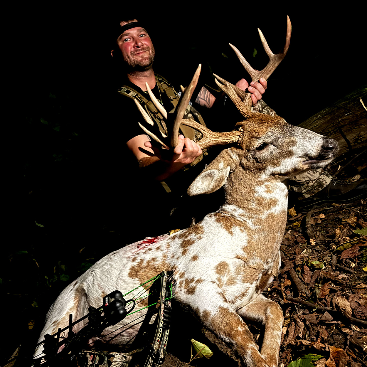 'Just Like Clockwork.' Ohio Bowhunter Tags a Rare Piebald Buck He'd ...