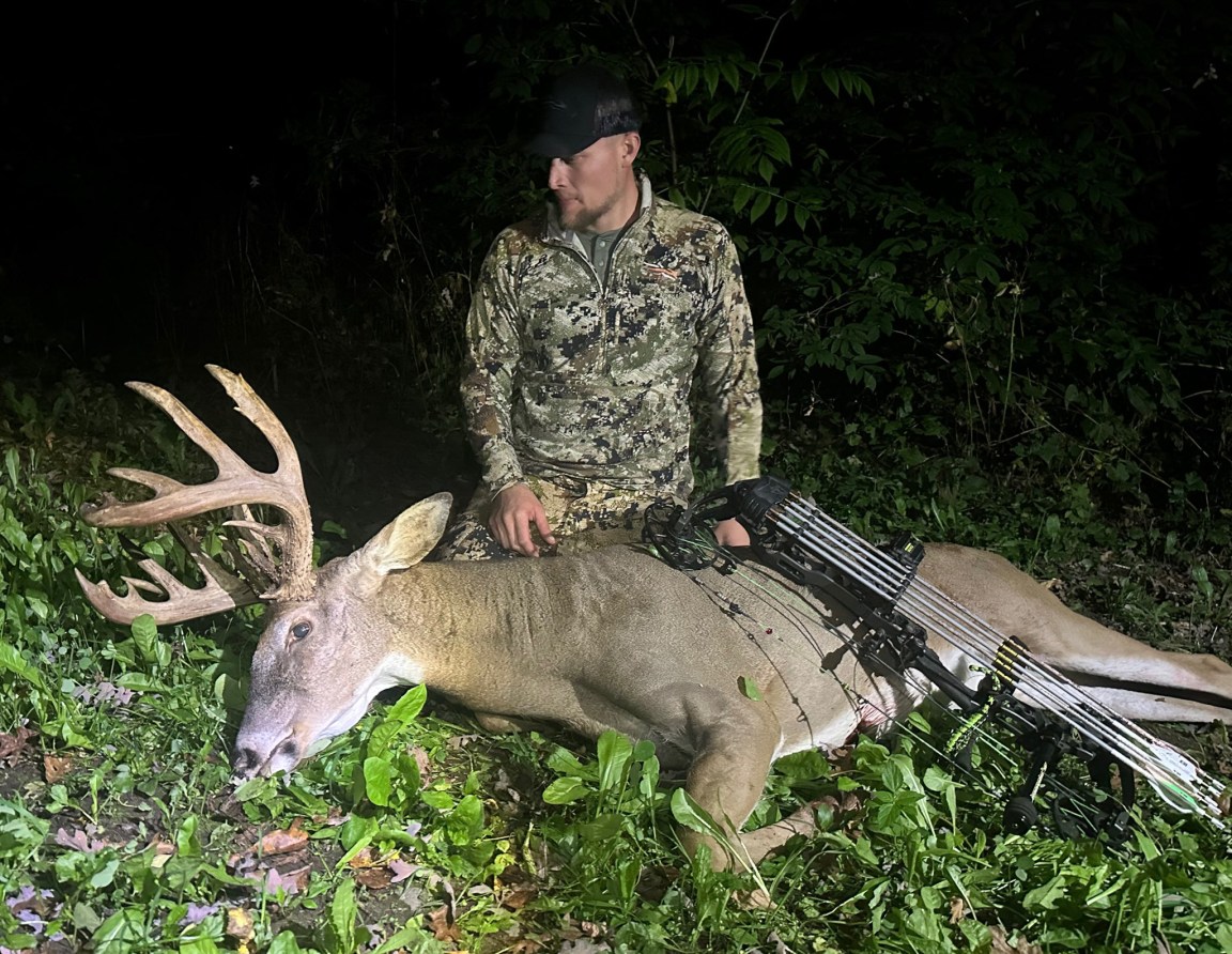 Wisconsin Bowhunter Arrows Giant 16-Point That Was 'Much Bigger a Few ...