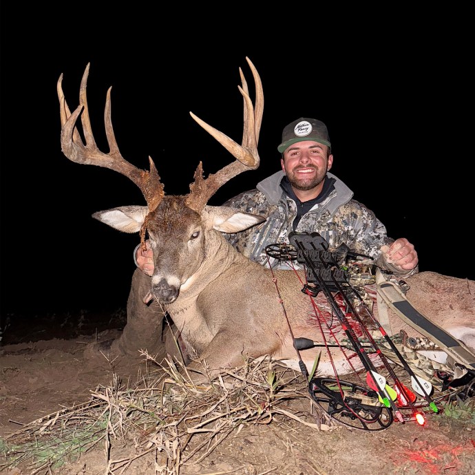 Louisiana Bowhunter Drives 9 Hours North to Tag a Giant Buck After a ...