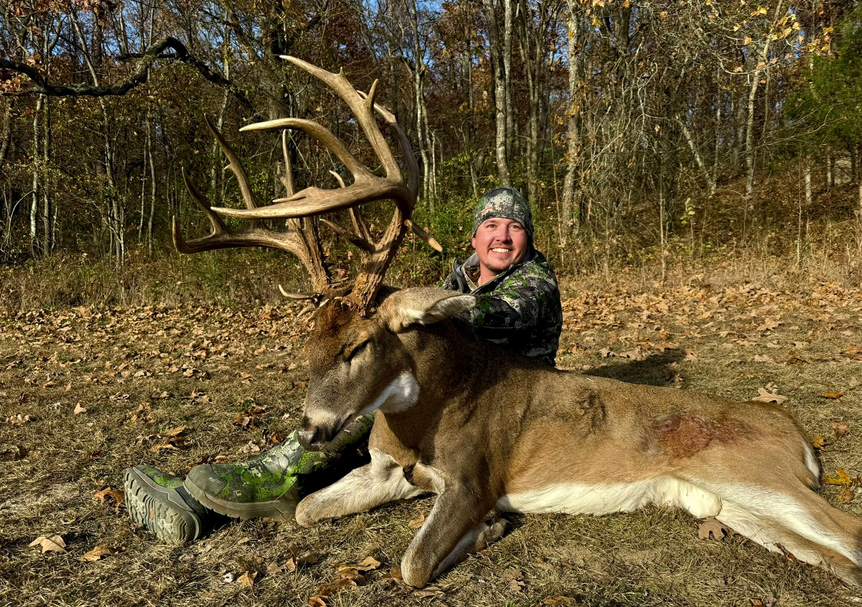 Missouri Bowhunter Ends 3-Year Quest for 'Cactus Jack,' a 34-Point Buck ...