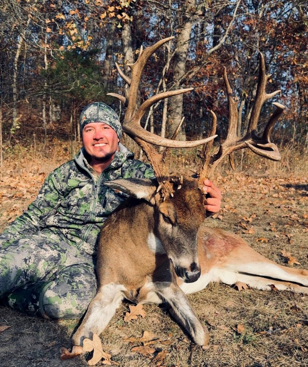 Missouri Bowhunter Ends 3-Year Quest for 'Cactus Jack,' a 34-Point Buck ...